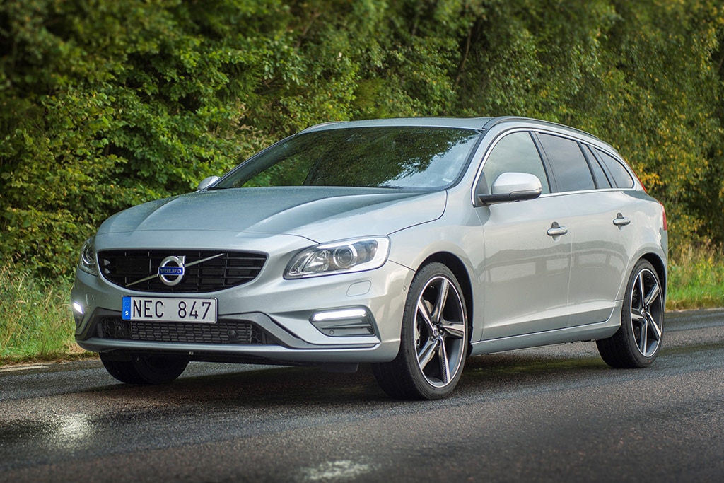 2017 Volvo V60: New Car Review - Autotrader