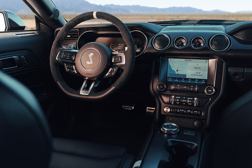 Mustang V6 2022 Interior