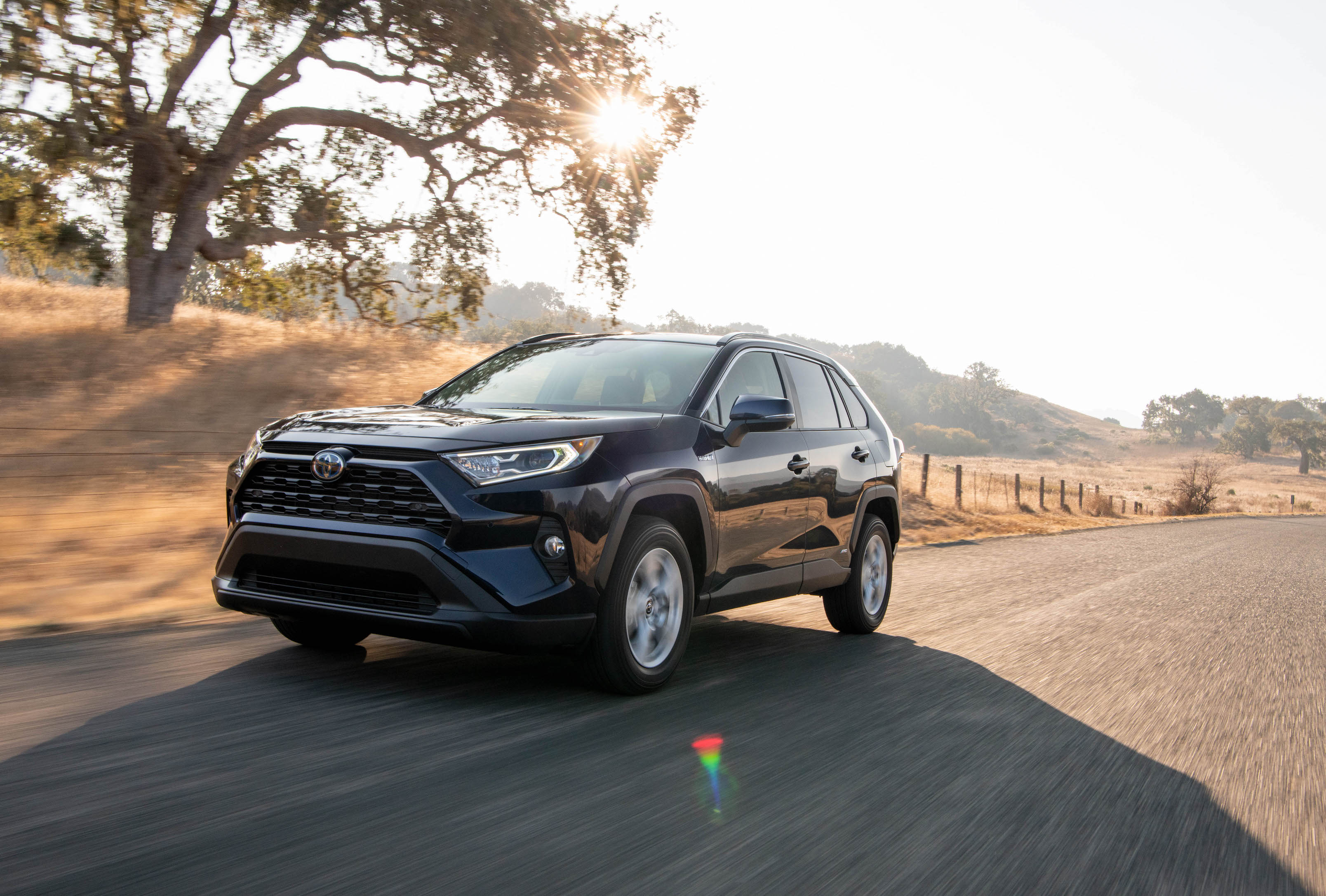 2019 Toyota RAV4: Choosing the Right Trim - Autotrader