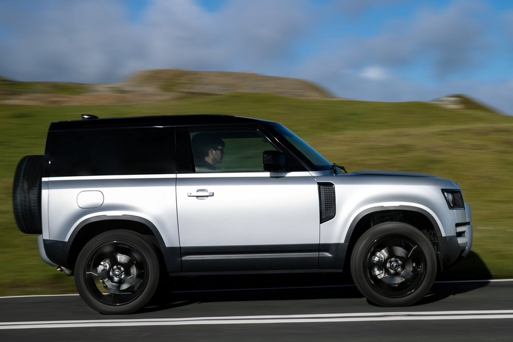 2021 Land Rover Defender Review - Autotrader