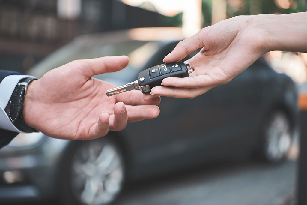 What Should I Expect When I Return My Leased Car? - Autotrader
