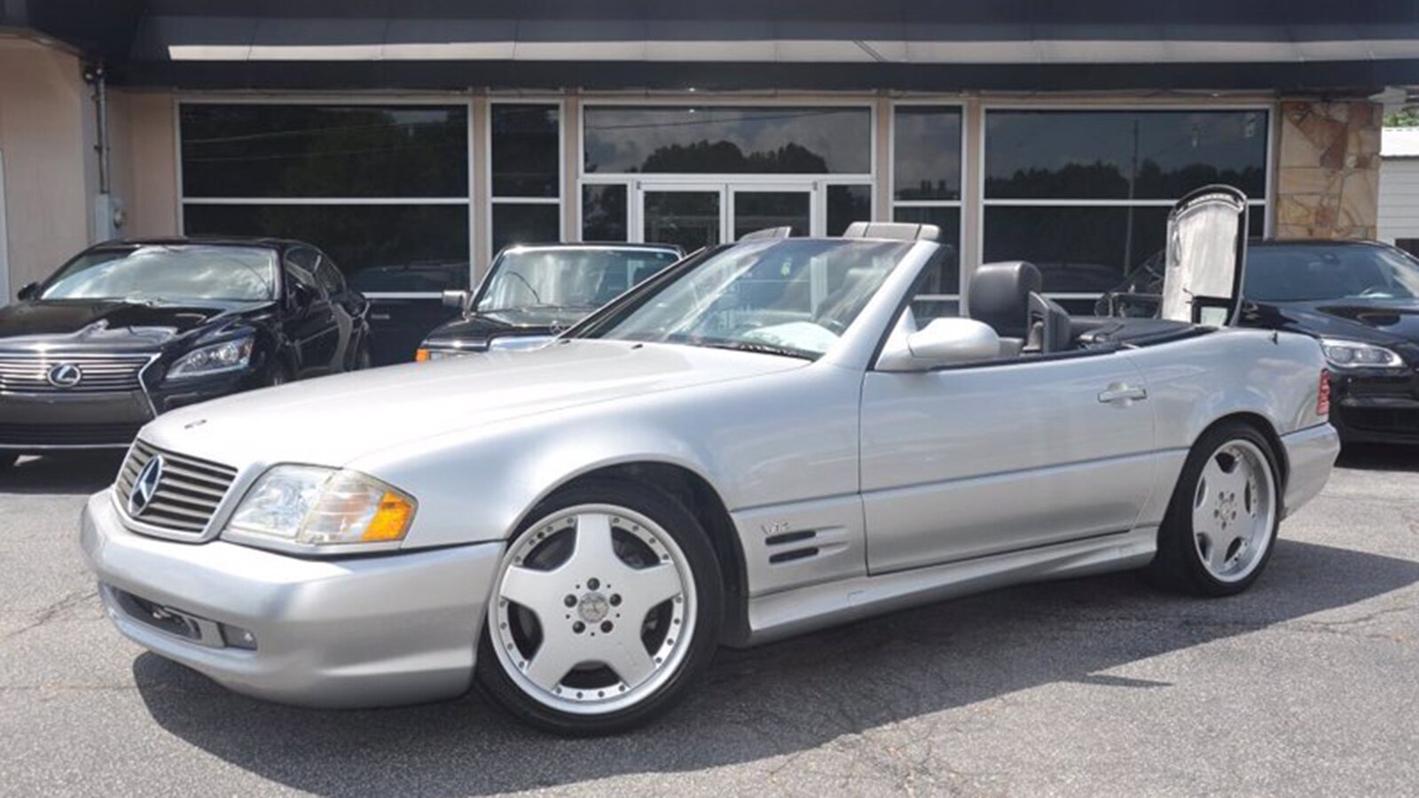 Hot Take: A 1990s Mercedes-Benz SL is Still the Most Baller Car Money ...