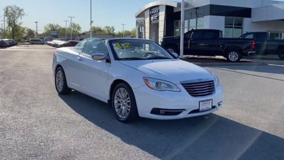 2022 Chrysler 200 Convertible Limited