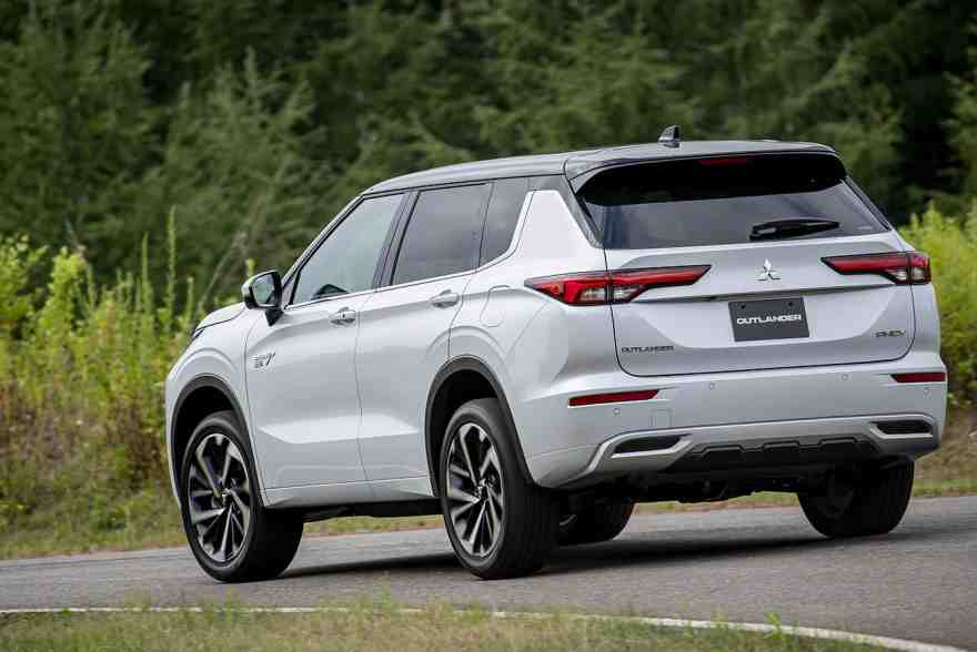 2023 Mitsubishi Outlander PHEV: Choosing the Right Trim - Autotrader