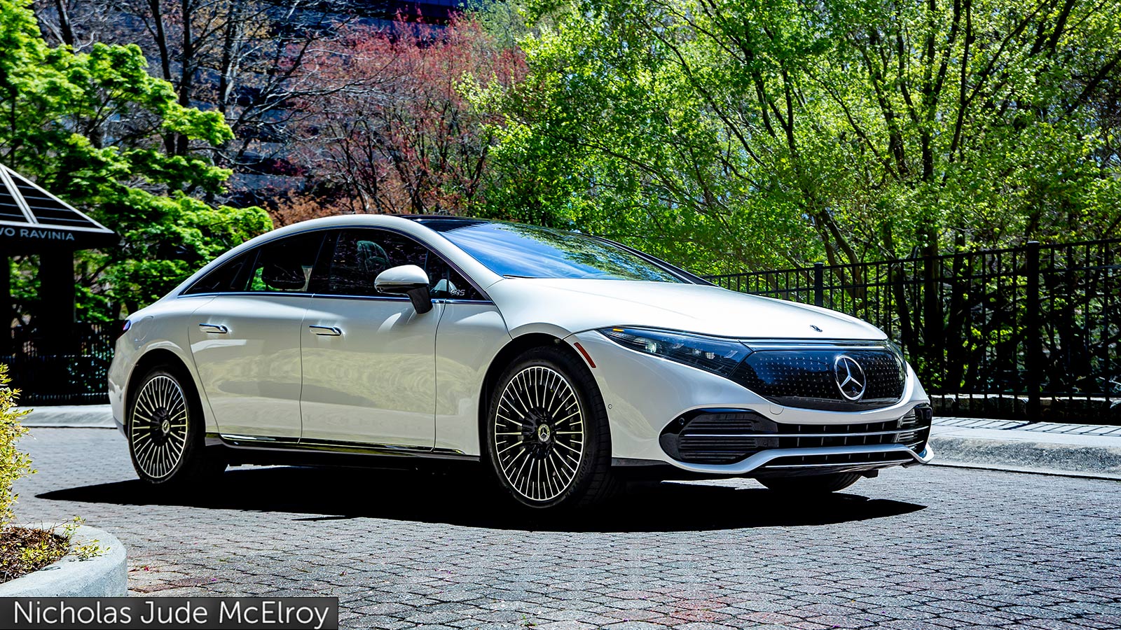 2023 Mercedes-EQ EQS: Choosing the Right Trim - Autotrader