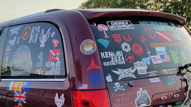 How to Remove Car Decals - Autotrader