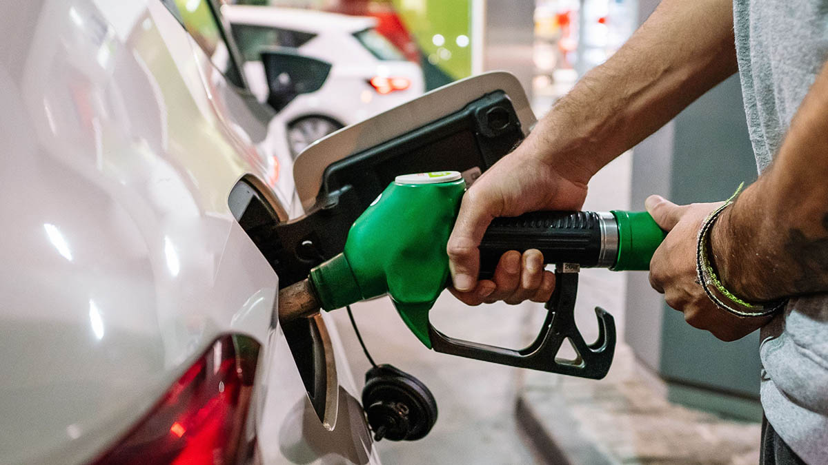 What Happens if You Overfill Your Gas Tank? - Autotrader